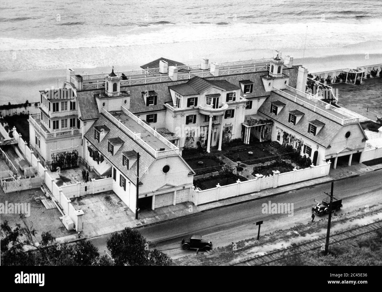 MARION DAVIES Ocean Beach House in Santa Monica California designer ...