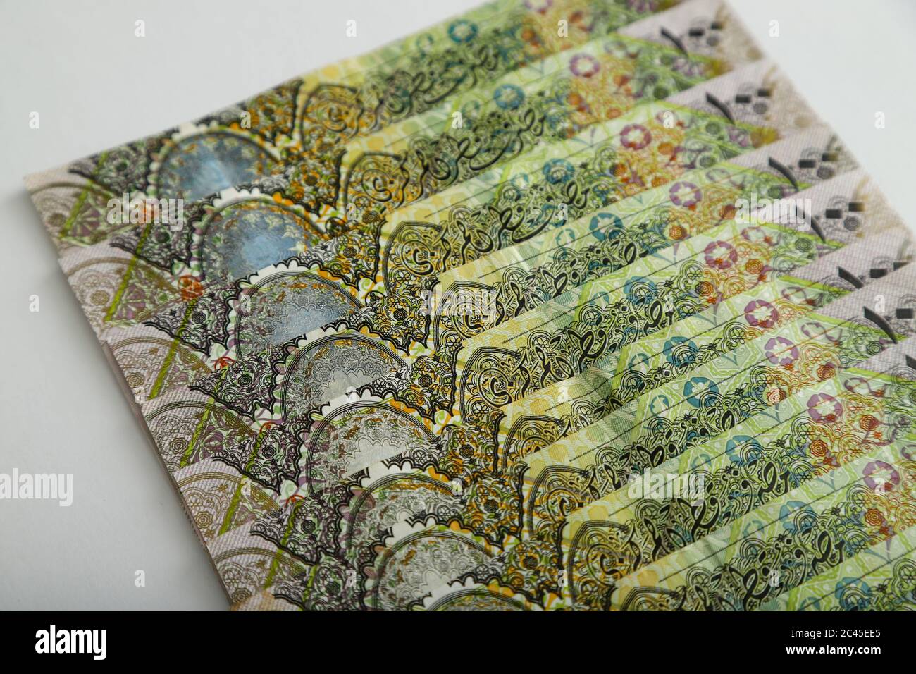 Qatar Currency Note and Coins , 500.100.50.10.5.1 Stock Photo - Alamy