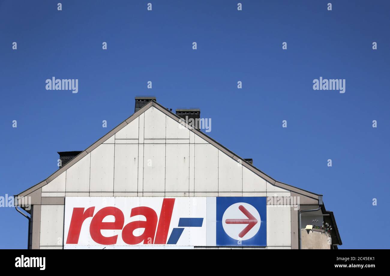 Hypermarket chain hi-res stock photography and images - Alamy