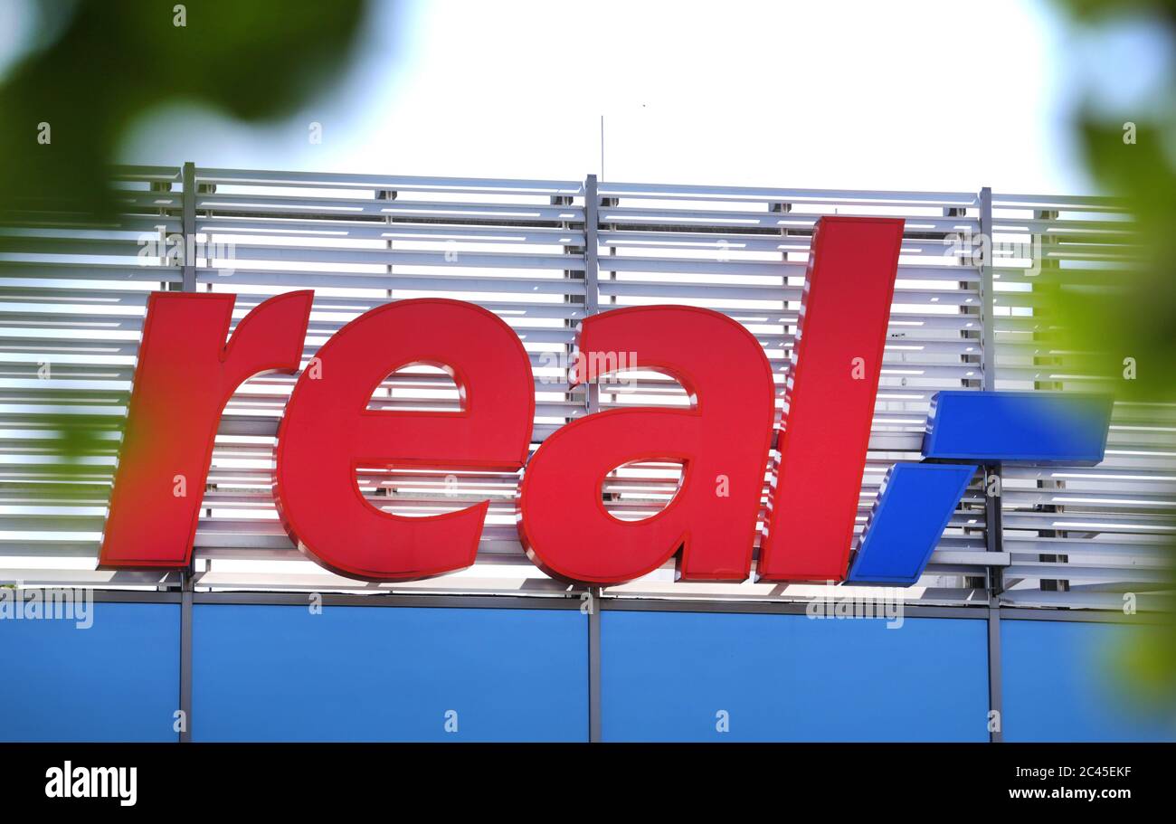 Financial institutions control hi-res stock photography and images - Alamy