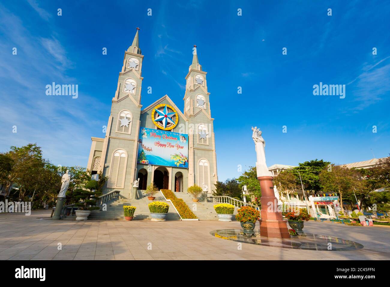 Vietnamese catholic church hi-res stock photography and images - Alamy
