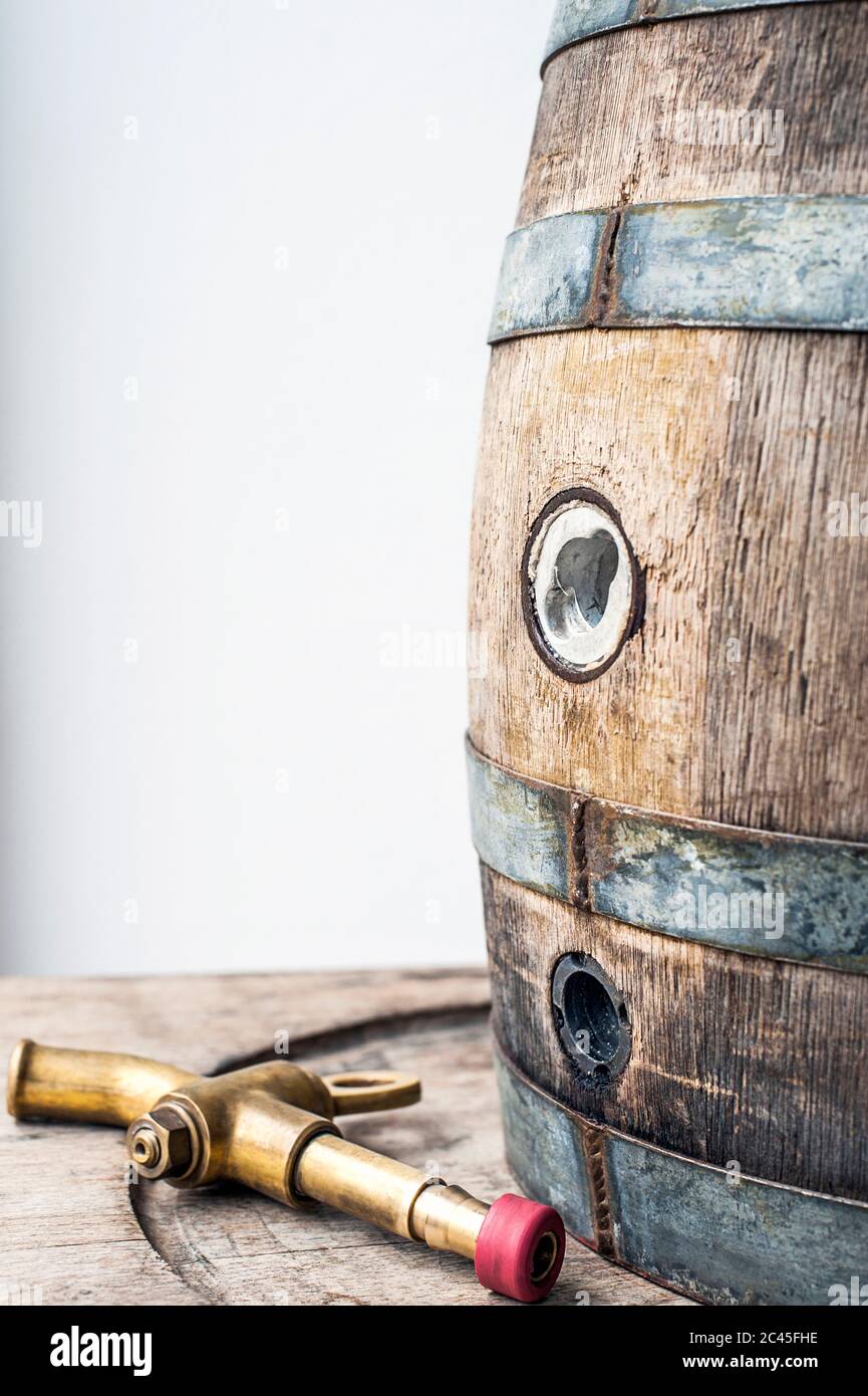 Wooden barrel and tap Stock Photo - Alamy