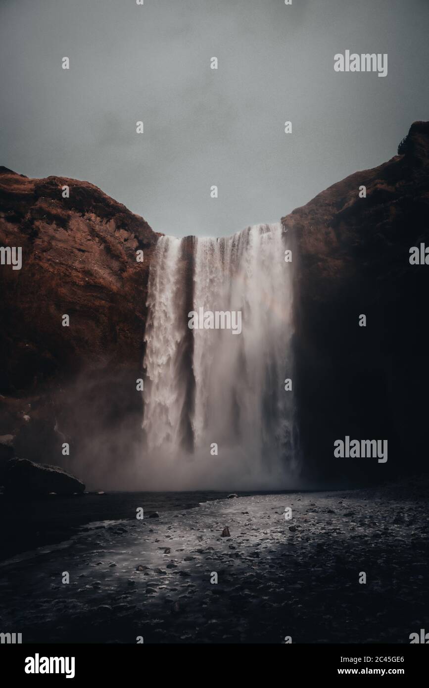 Vertical shot small waterfalls hi-res stock photography and images - Alamy