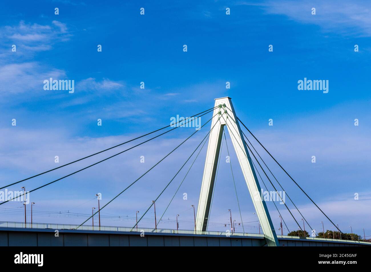 Slanted rope bridge hi-res stock photography and images - Alamy