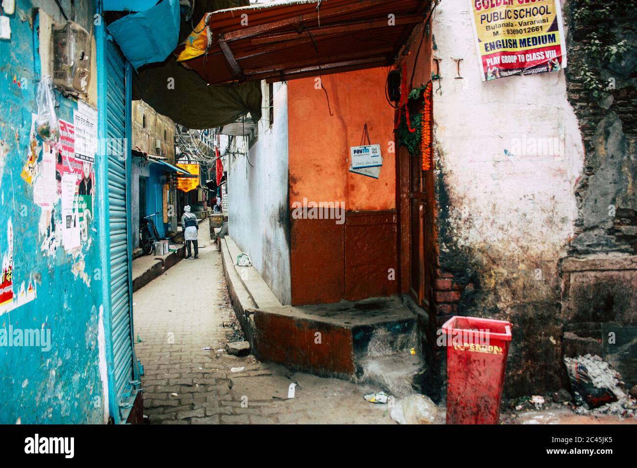 Varanasi India November 10, 2018 View of the traditional narrow street ...