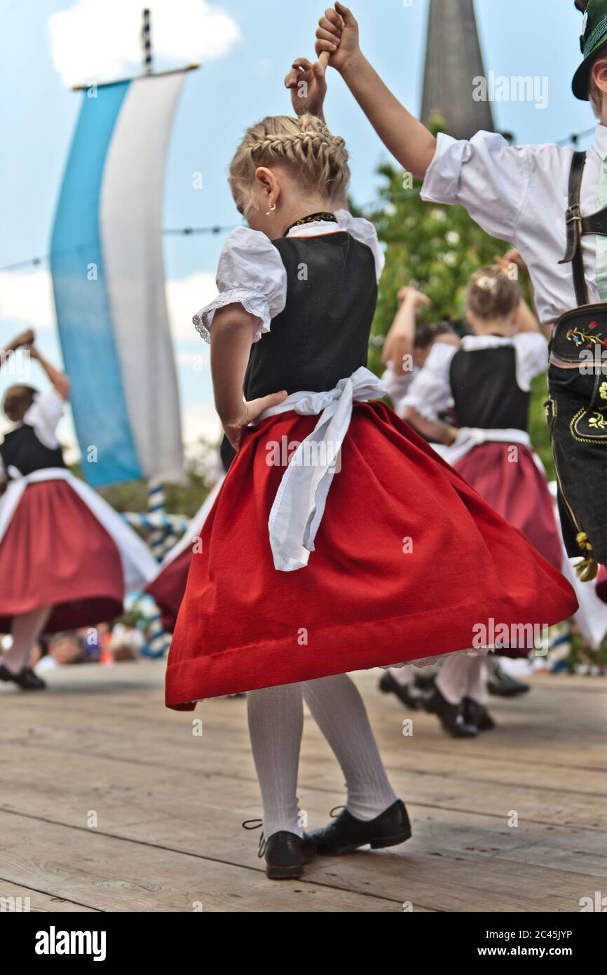 Children perform a folk dance, Rottenstuben, Bavaria, Germany Stock ...