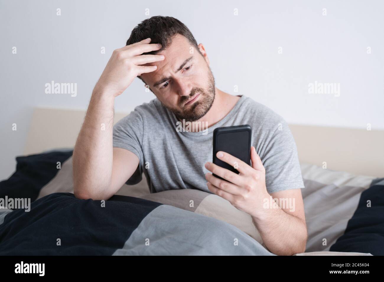 Receiving messages hi-res stock photography and images - Alamy