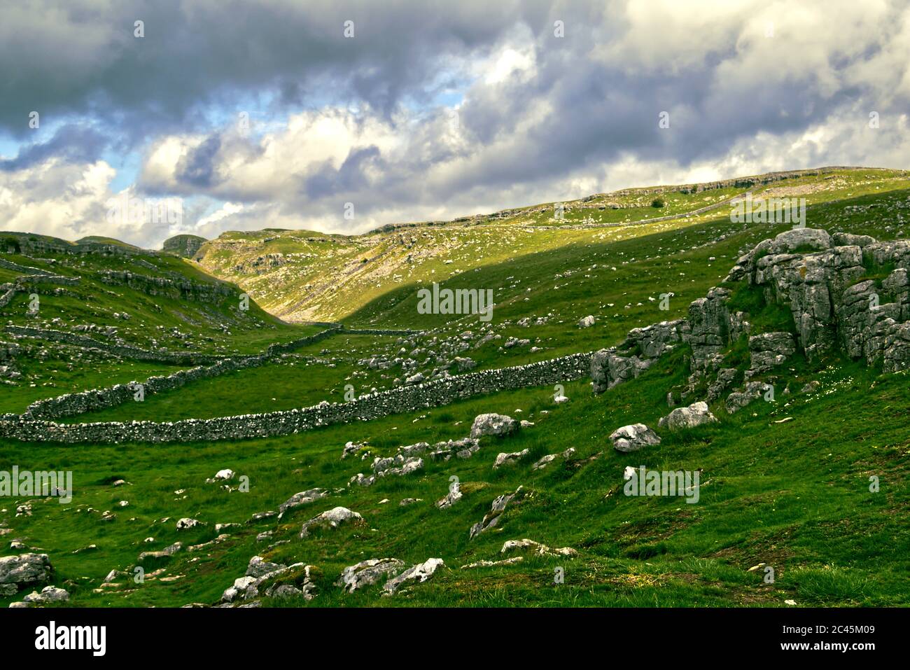 Malham Cove, Malham, Yorkshire Dales, UK Stock Photo - Alamy