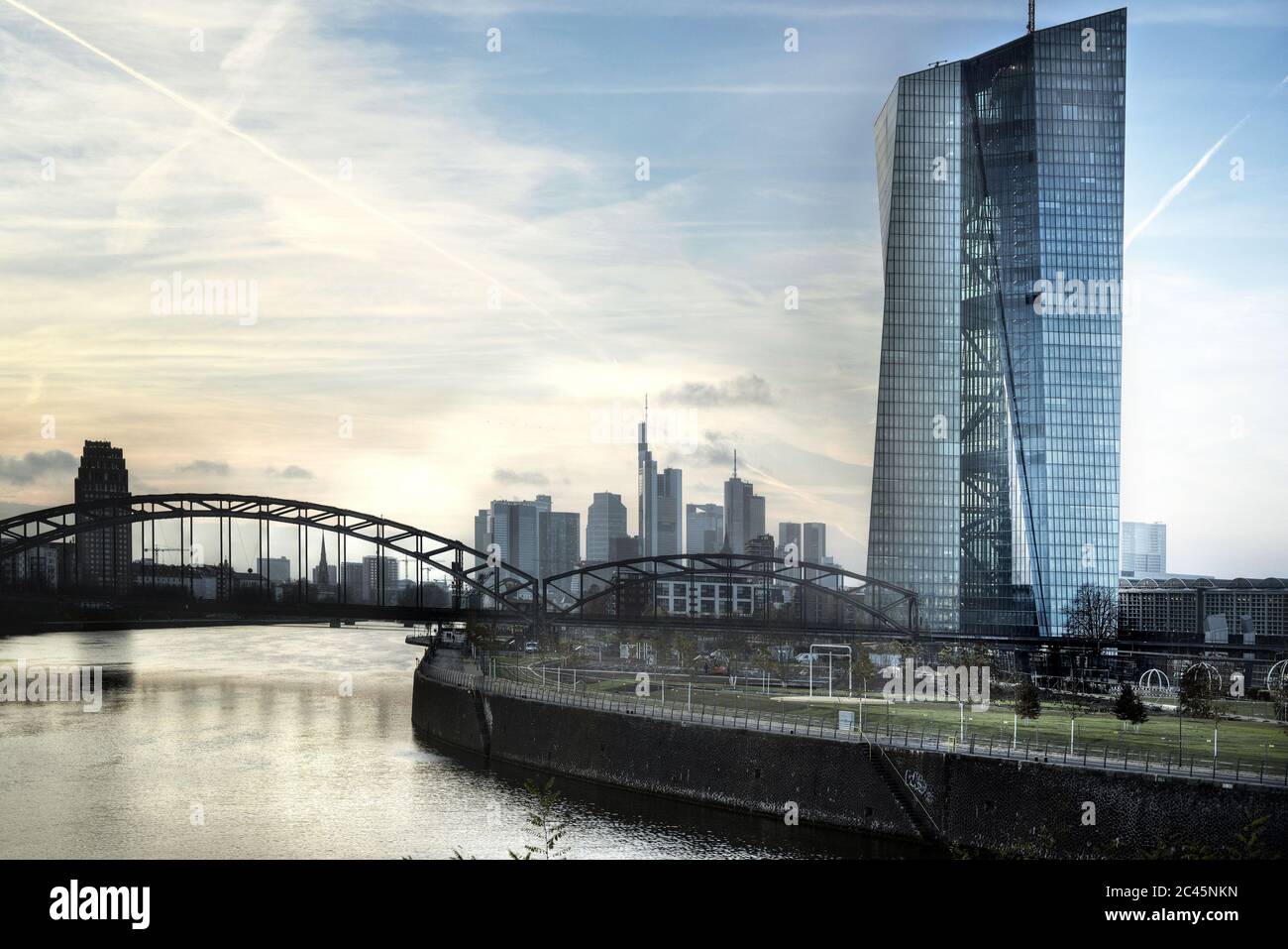 Ecb building frankfurt hi-res stock photography and images - Alamy