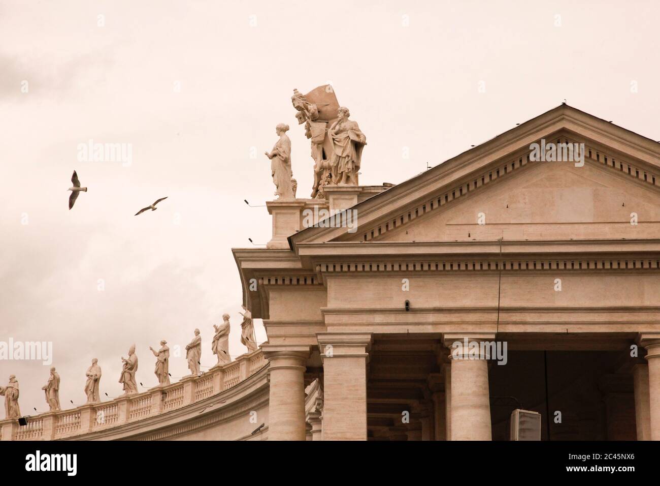 Arcade in St. Peter's Square, Rome, Italy Stock Photo - Alamy