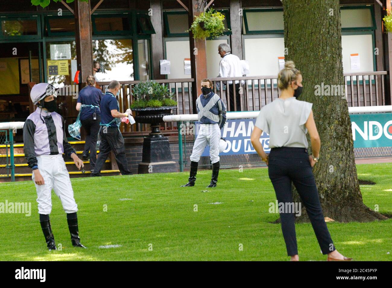 Jockeys and connections have a minute silence before racing at Haydock ...