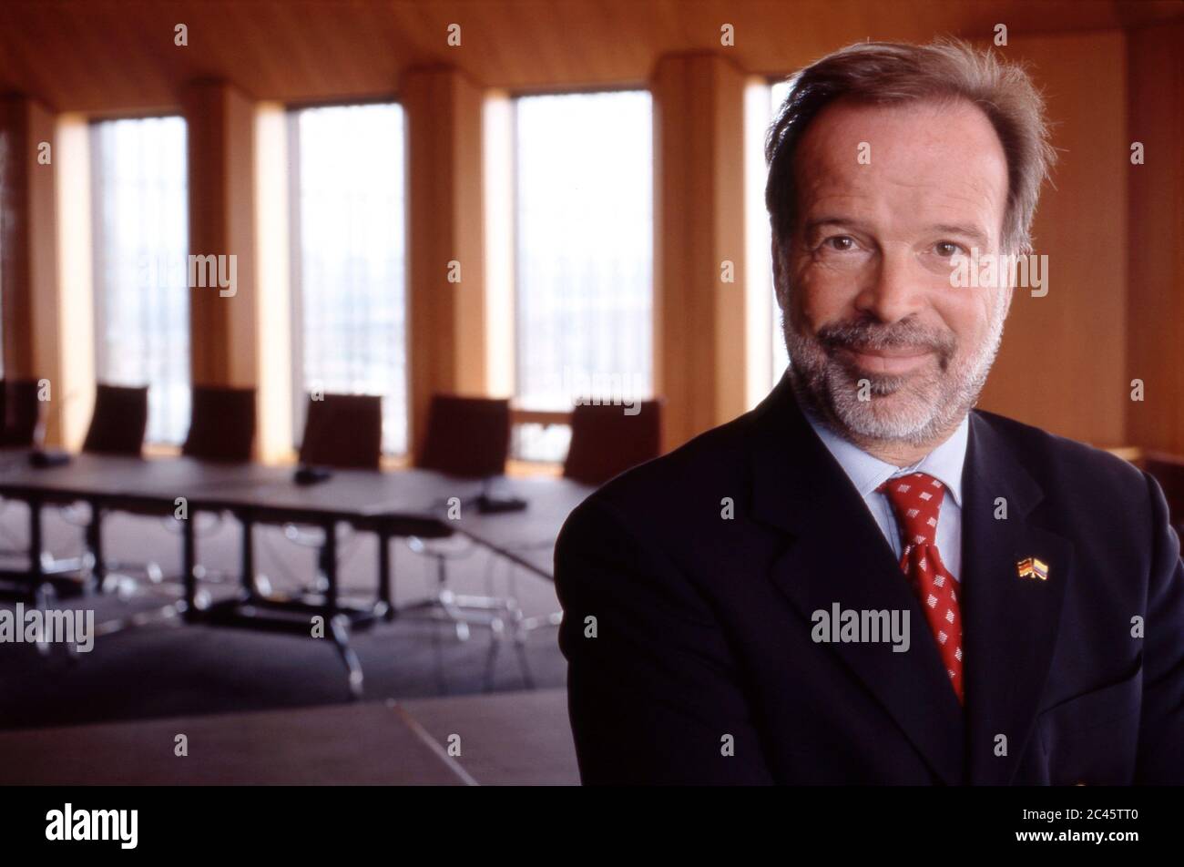 Economist prof hi-res stock photography and images - Alamy