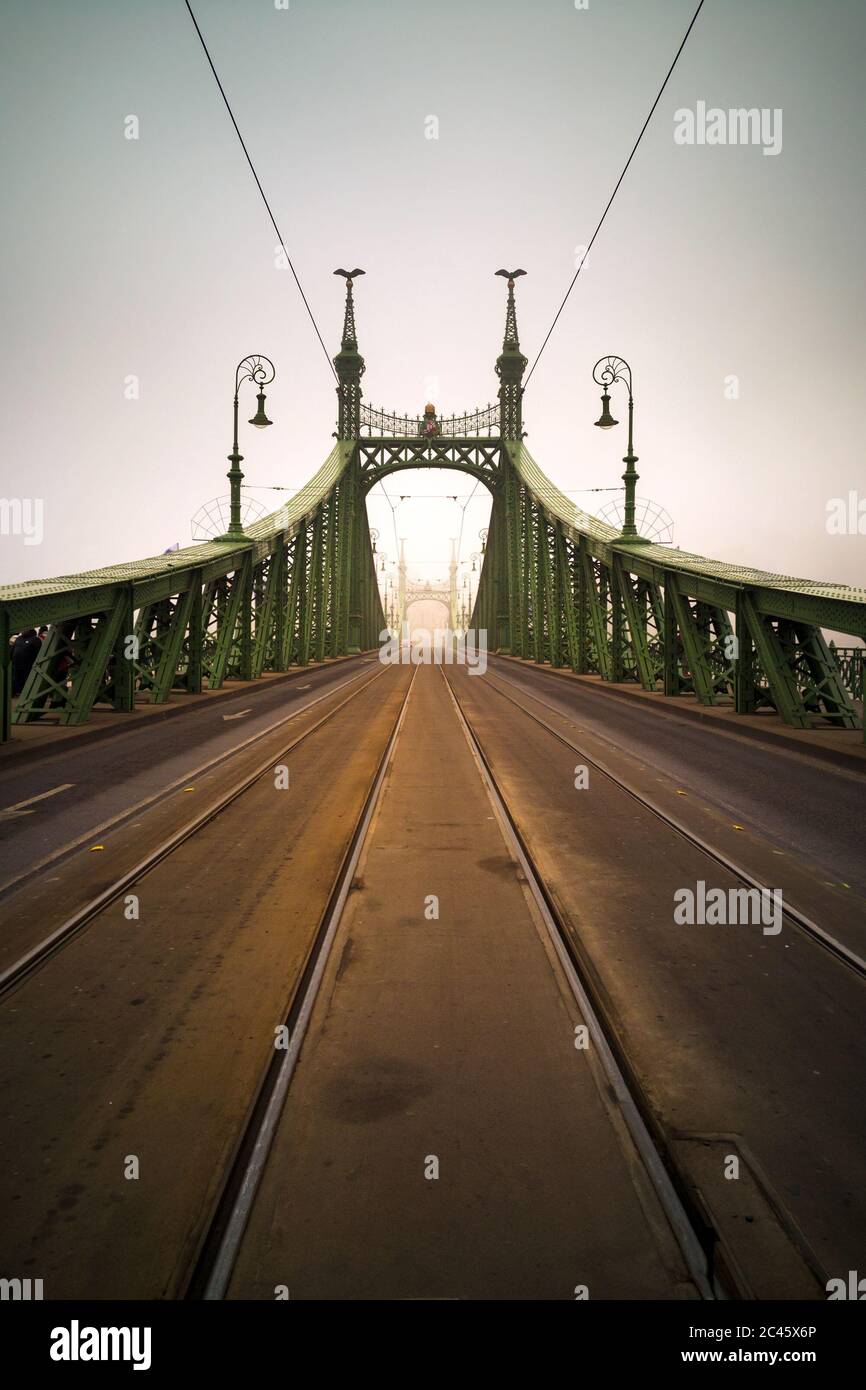 Road bridge railway city hi-res stock photography and images - Alamy