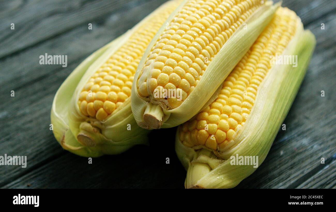 Table corn hi-res stock photography and images - Alamy