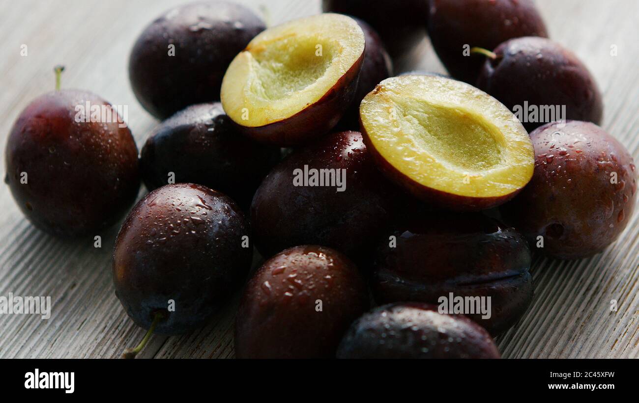 Table plum on table hi-res stock photography and images - Alamy