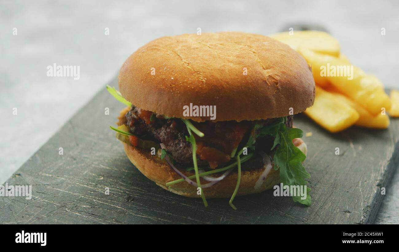 Meat burger plate hi-res stock photography and images - Alamy