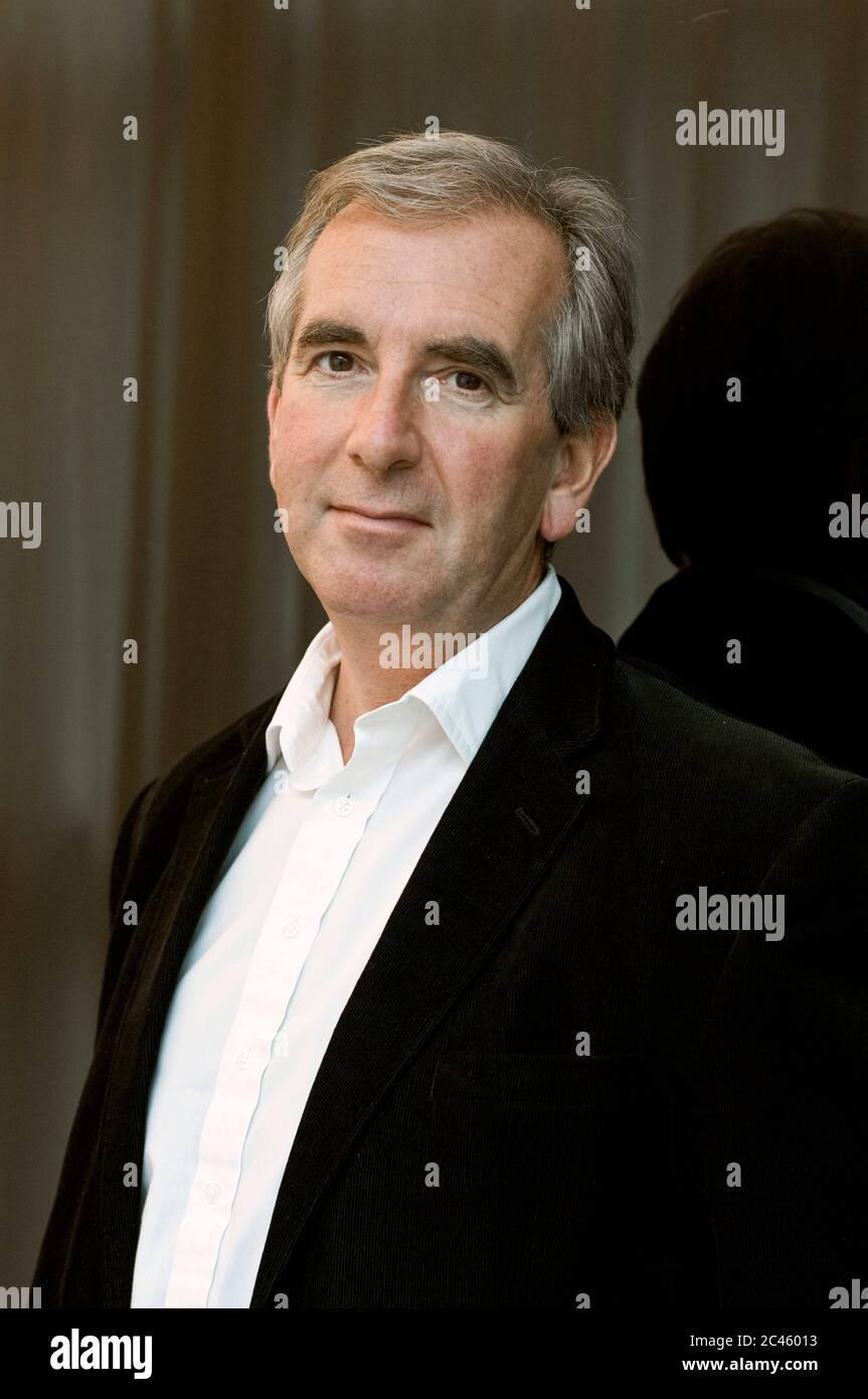 Robert harris author hi-res stock photography and images - Alamy