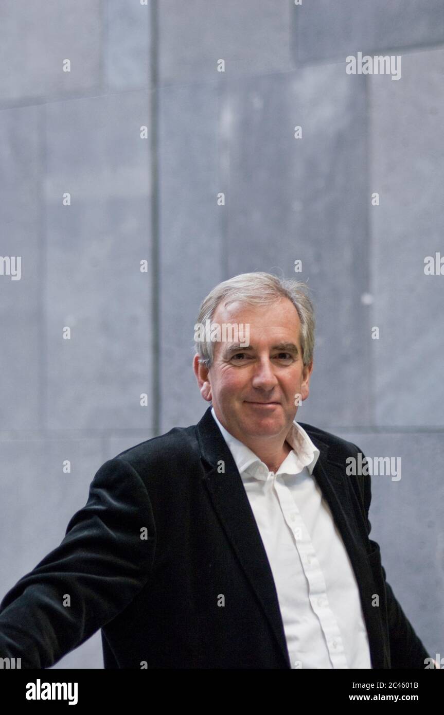 Robert harris author hi-res stock photography and images - Alamy