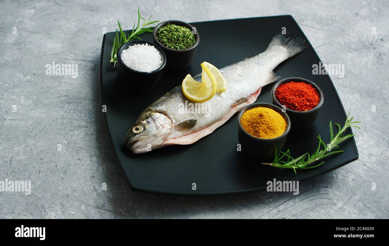 Fish near the surface hi-res stock photography and images - Alamy