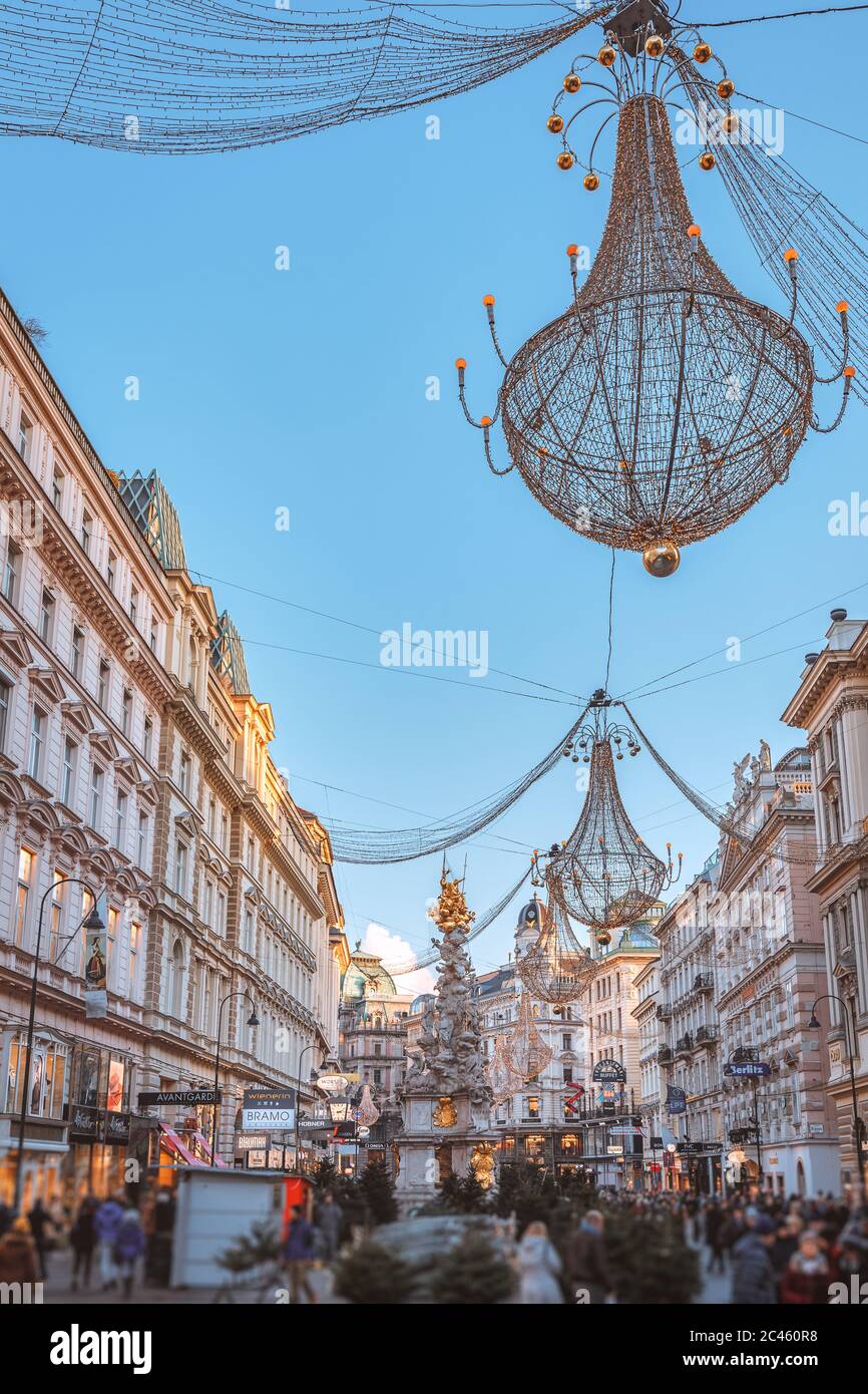 Streets of vienna hi-res stock photography and images - Alamy