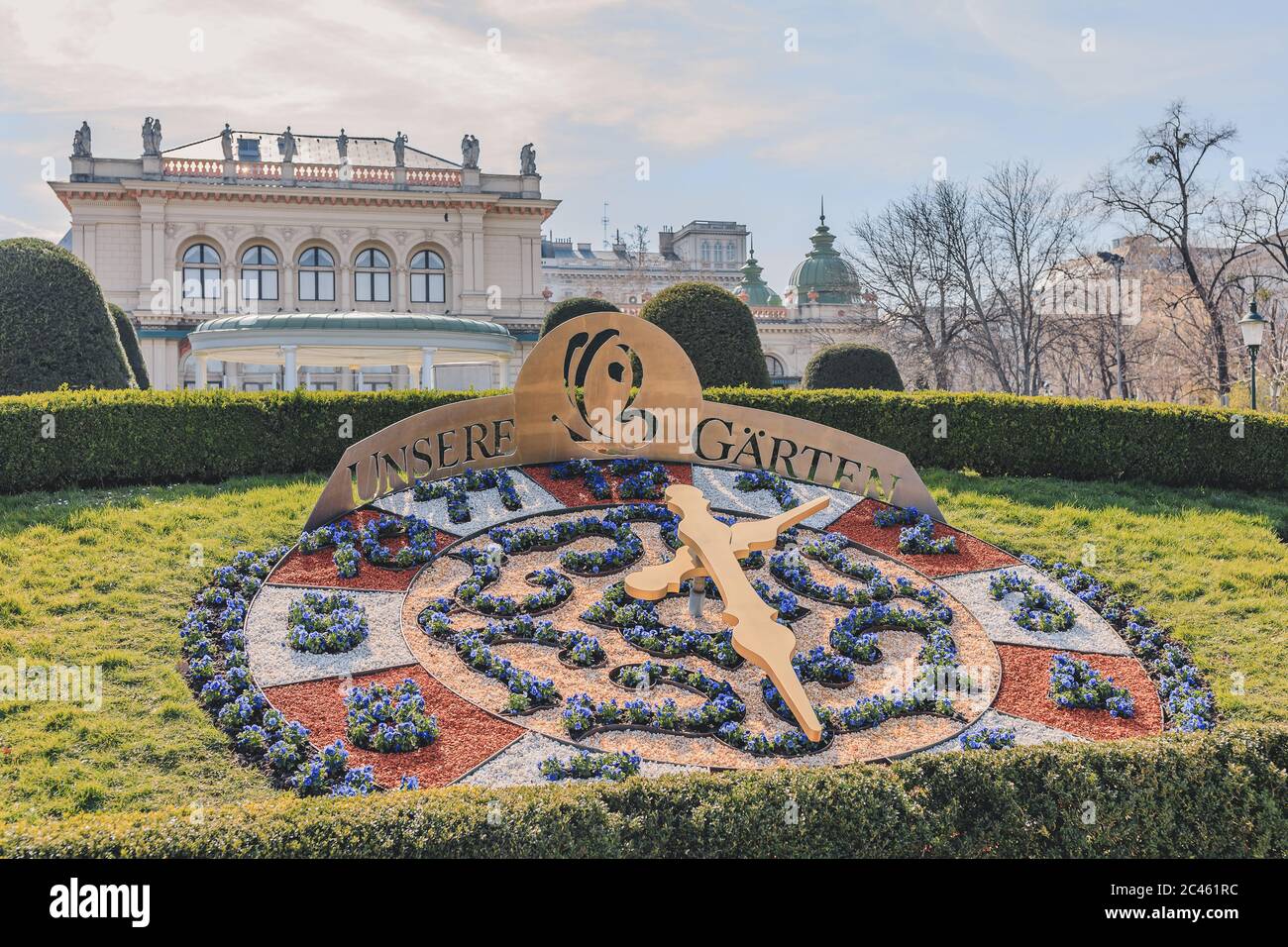 Sundial building hi-res stock photography and images - Alamy
