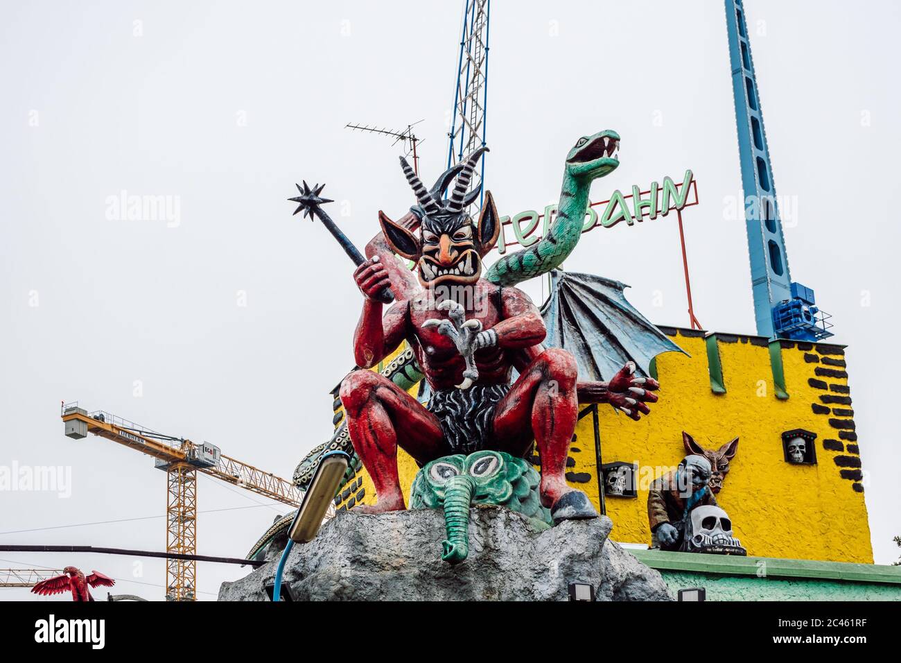 Red devil statue hi-res stock photography and images - Alamy