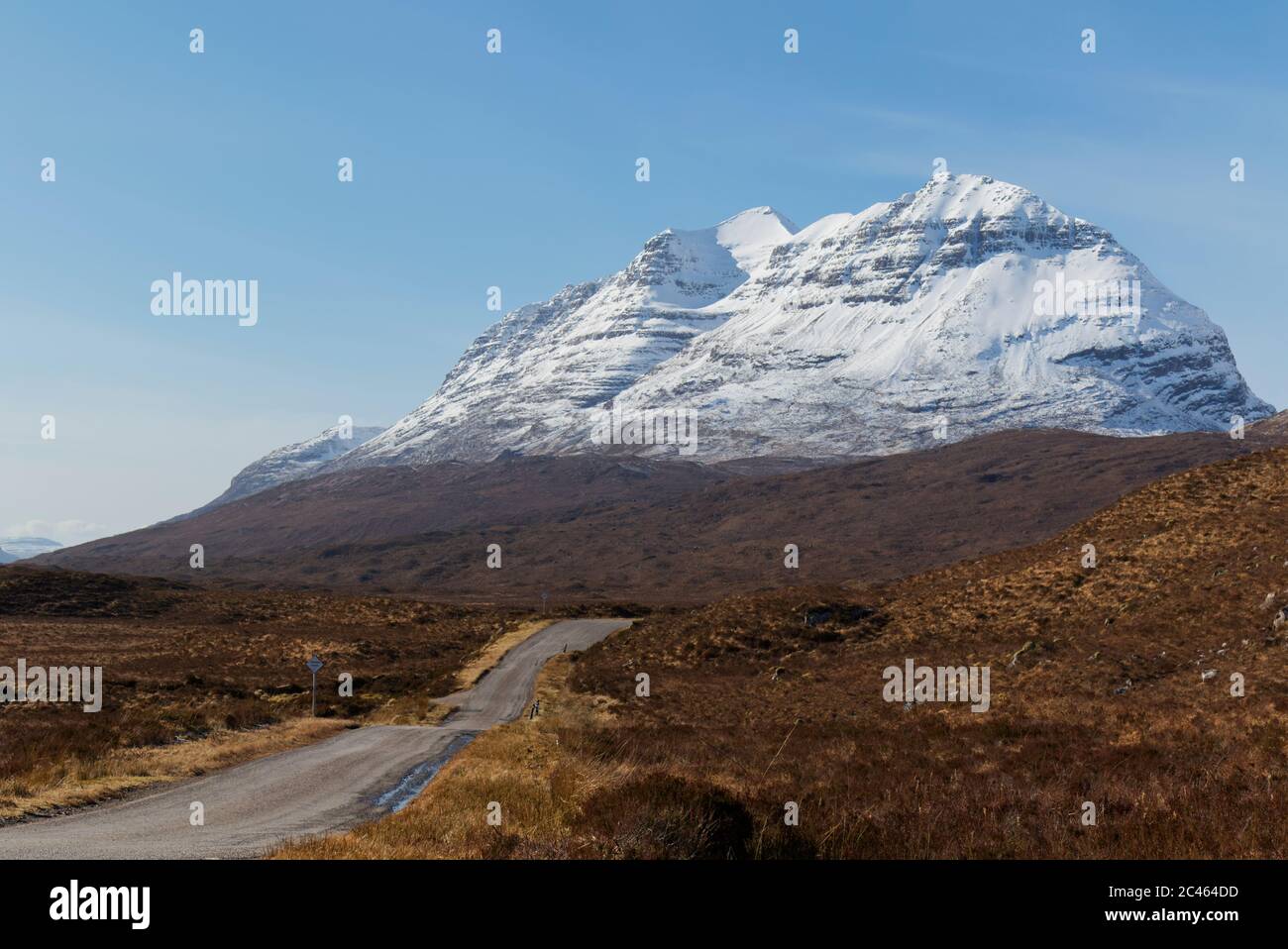 Torridon and mountains snow hi-res stock photography and images - Alamy