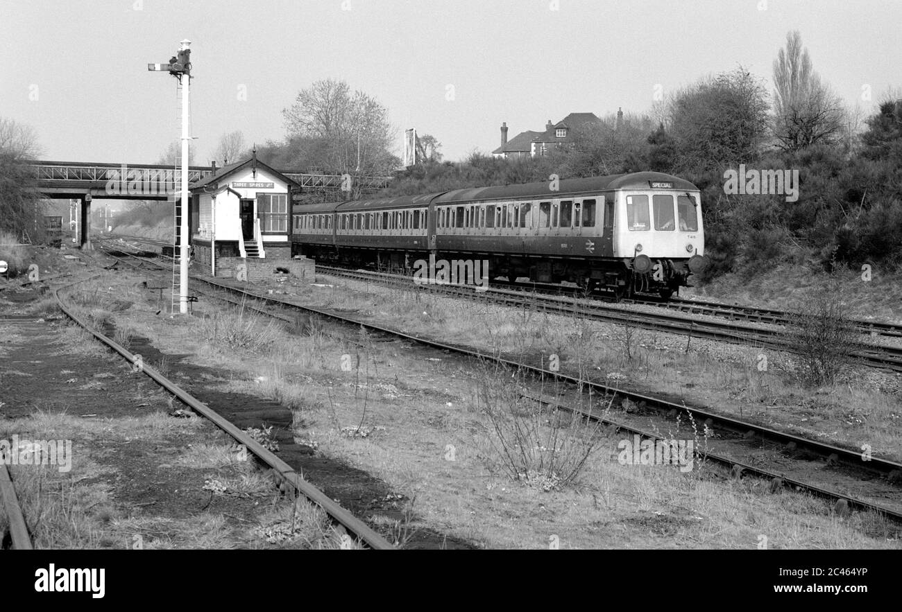 Train signal uk Black and White Stock Photos & Images - Alamy