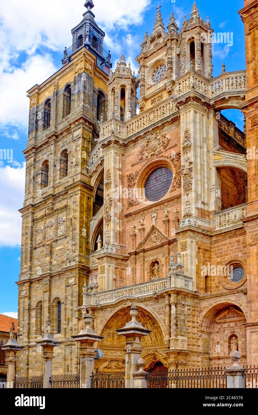 Catedral de Santa María, Astorga, Spain Stock Photo - Alamy