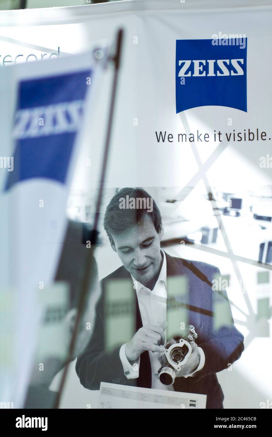 Carl zeiss symbol hi-res stock photography and images - Alamy