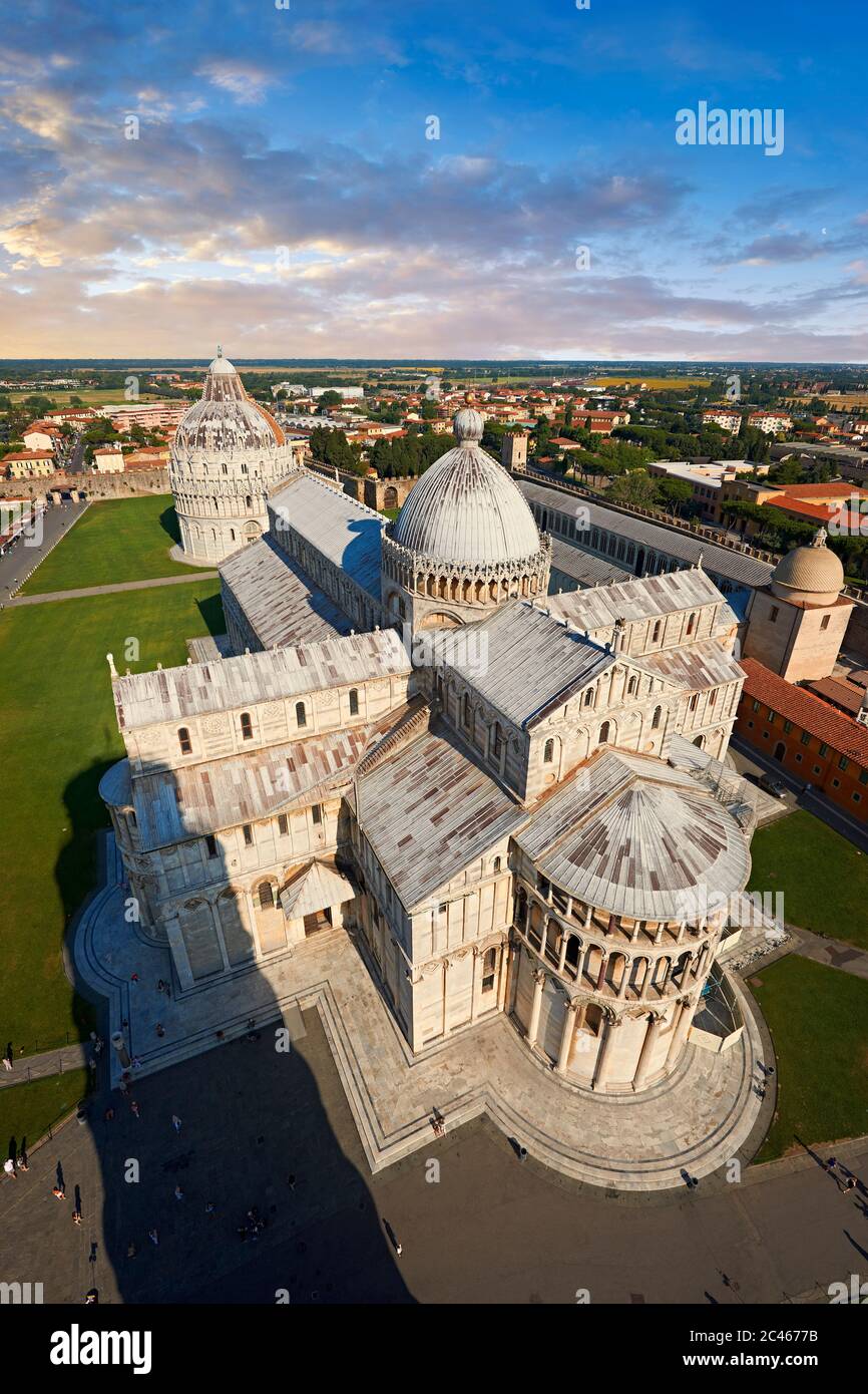 Historic romanesque architecture hi-res stock photography and images ...