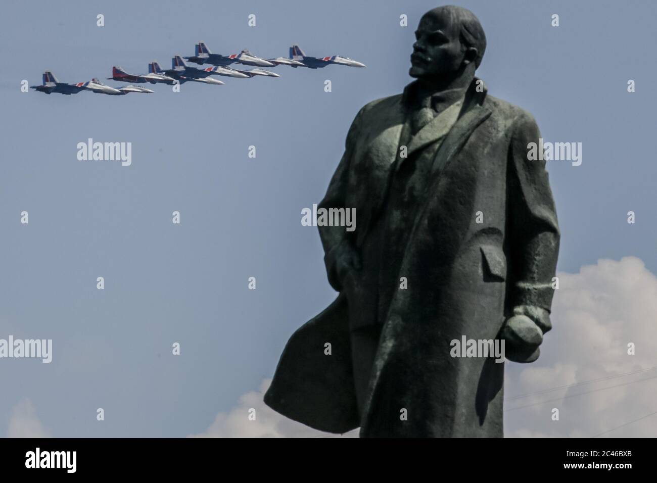 Russian Air Force Strizhi and Russian Knights aerobatic teams fly in ...