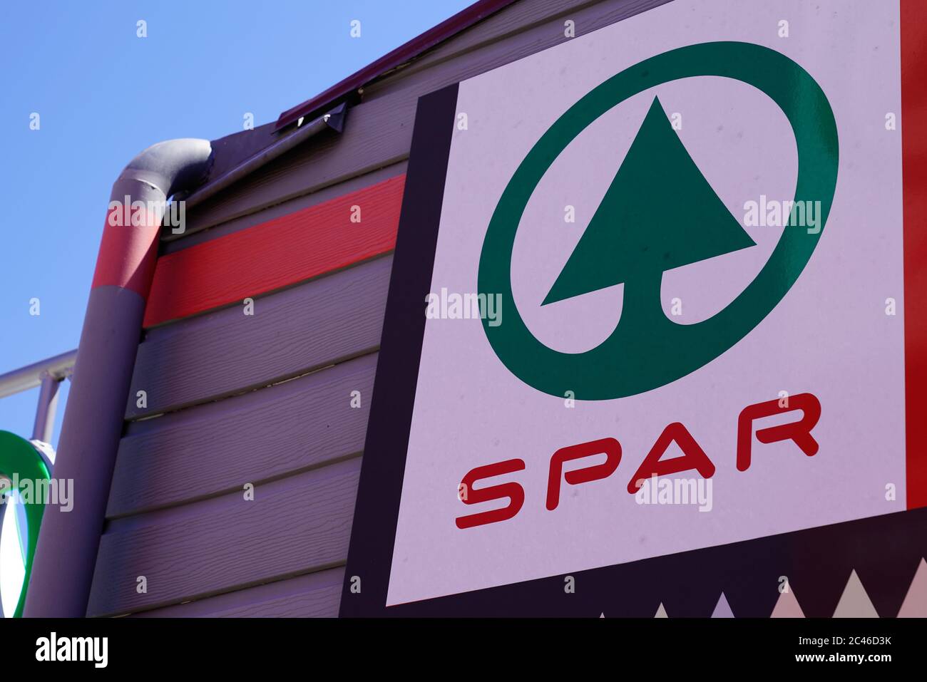 Spar convenience food store hi-res stock photography and images - Alamy