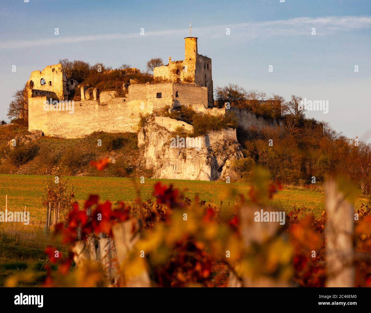 Austria abandoned medieval castle building hi-res stock photography and ...
