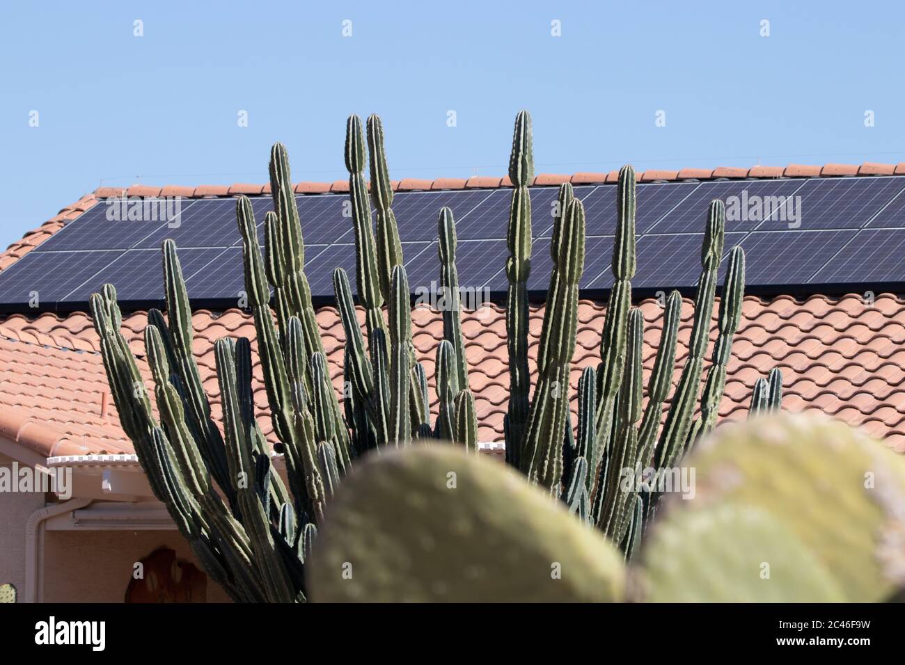Solar panel array arizona hi-res stock photography and images - Alamy