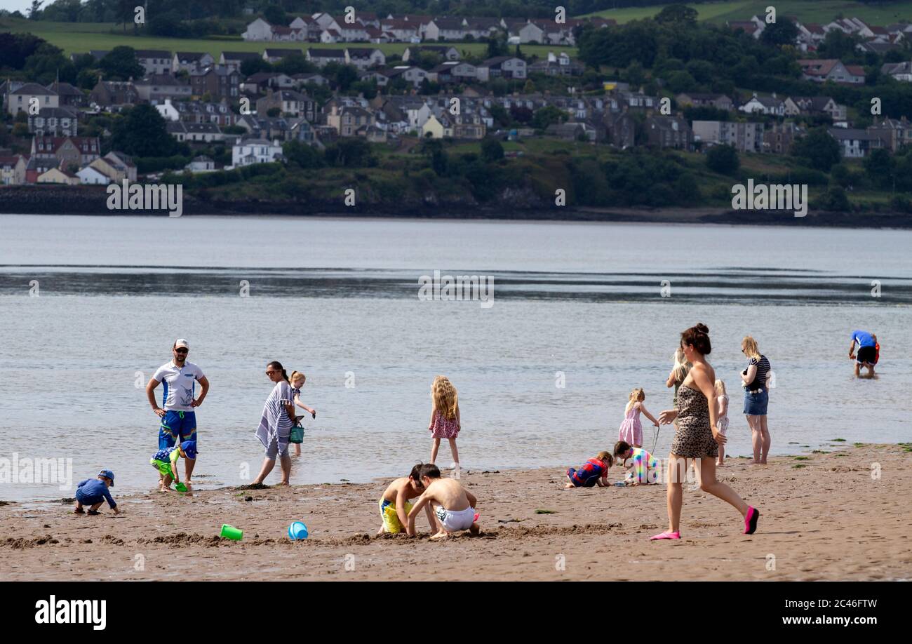 Broughty ferry beach people hi-res stock photography and images - Alamy