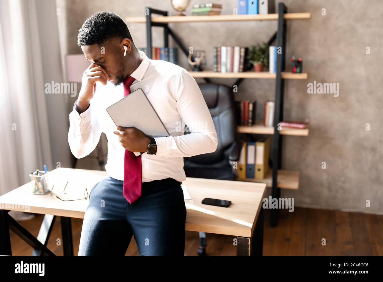 Unproductive worker hi-res stock photography and images - Alamy