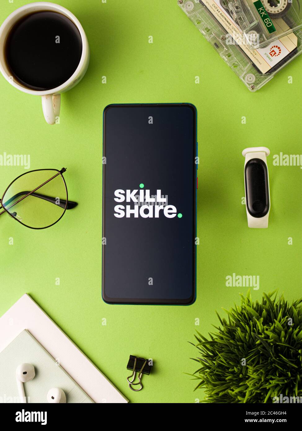 Skillshare mobile app logo - a online learning app photographed for ...