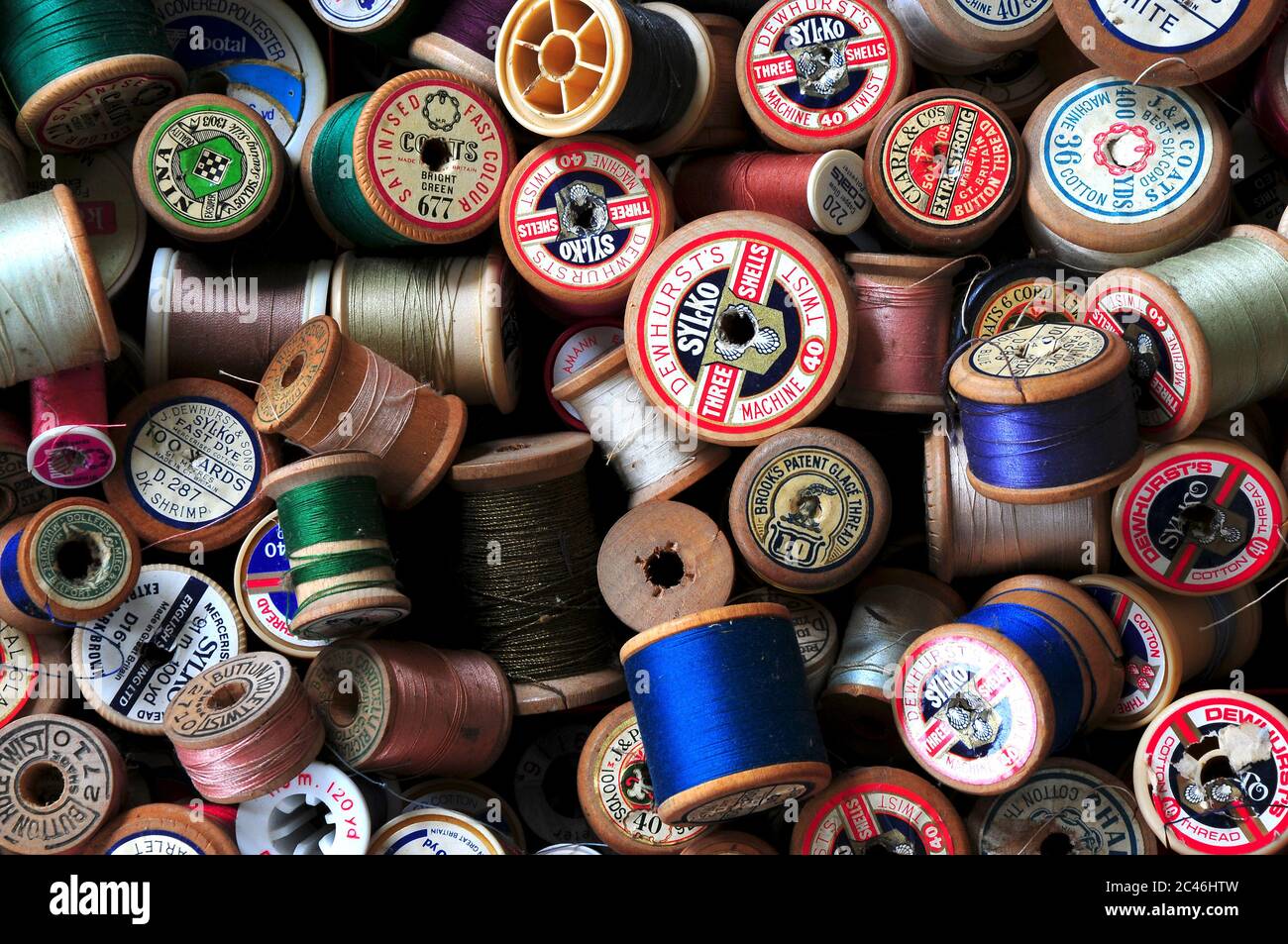 Vintage cotton reels hi-res stock photography and images - Alamy