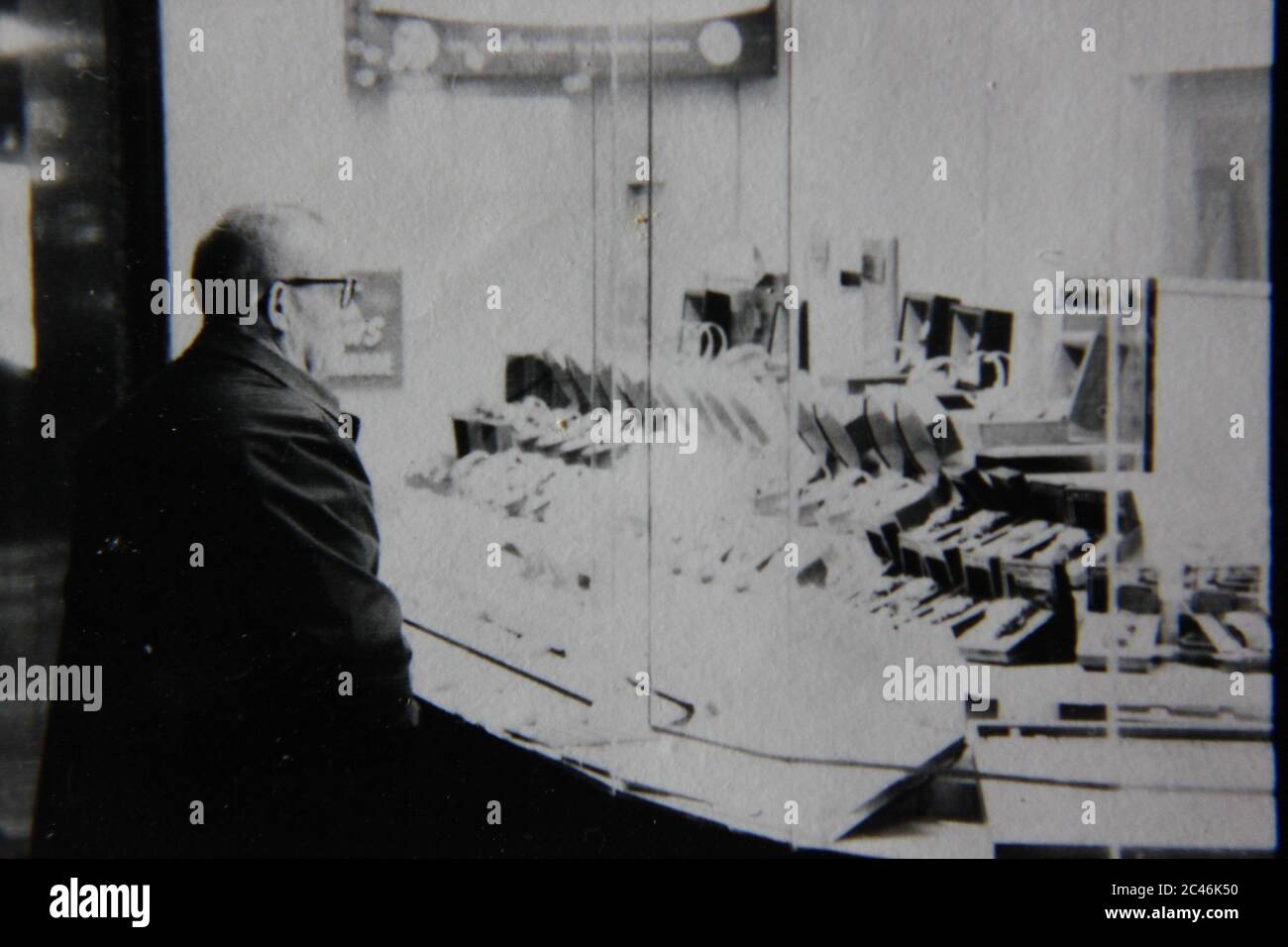 Downtown shopping 1970s hi-res stock photography and images - Alamy