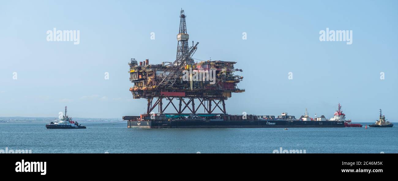 Brent oil field north sea hi-res stock photography and images - Alamy