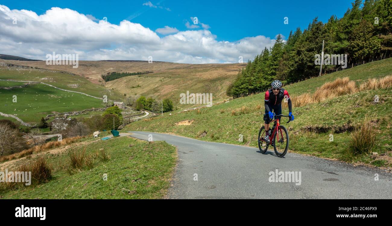 Fit bloke hi-res stock photography and images - Alamy