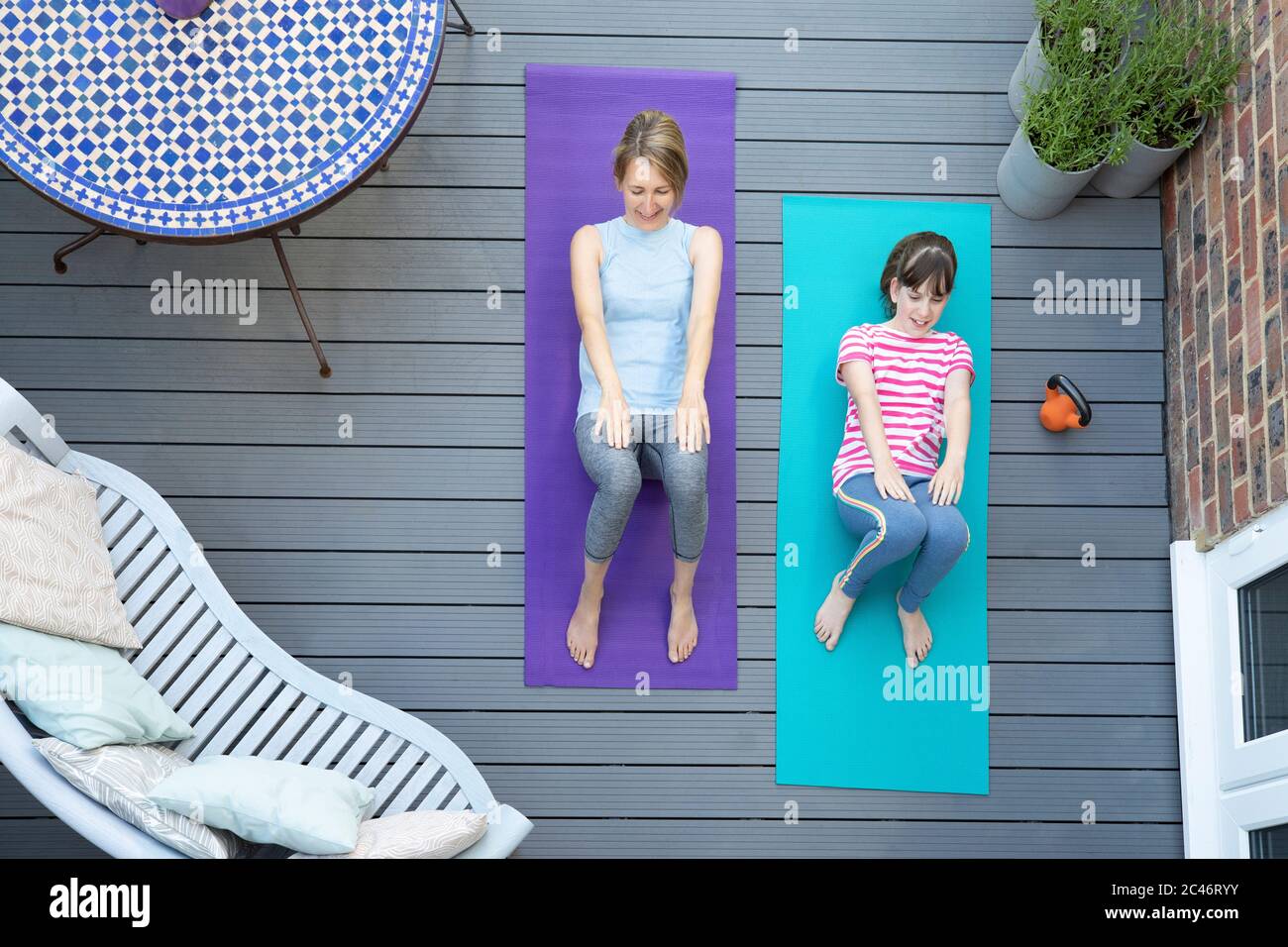 Child sit up exercise hi-res stock photography and images - Alamy