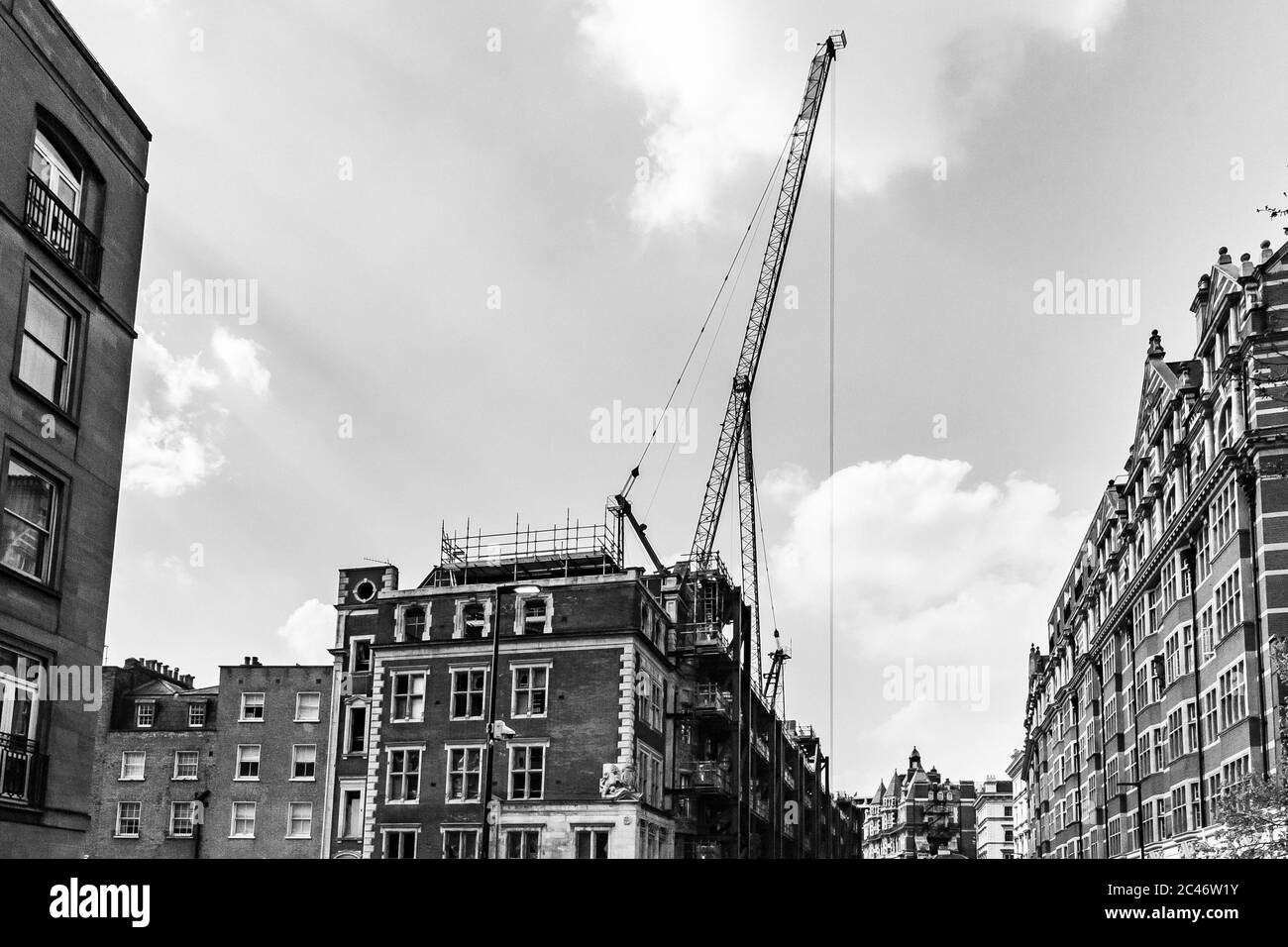 Grayscale shot of an architectural building in London Stock Photo - Alamy