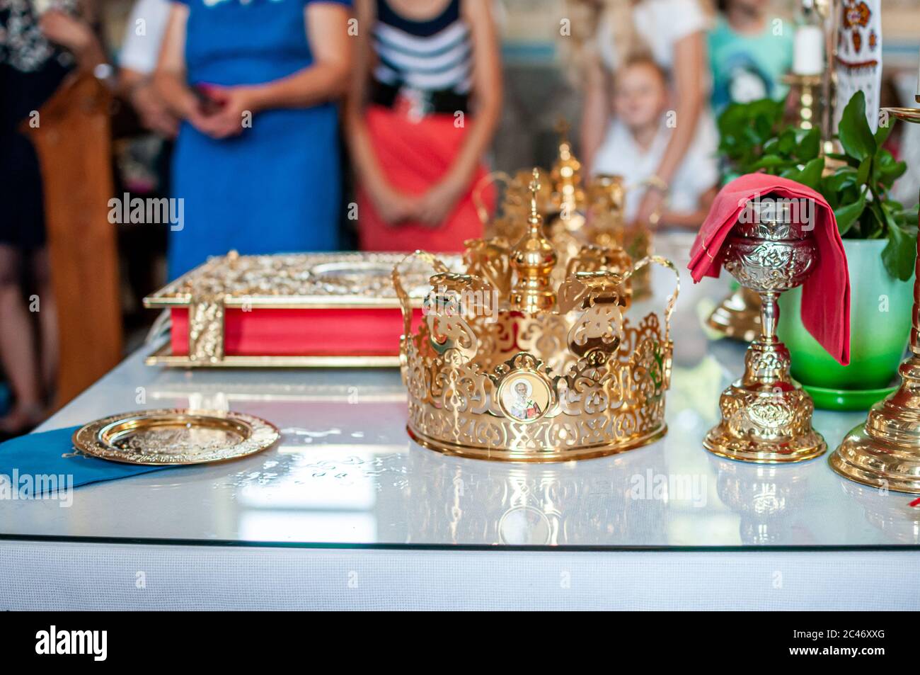 Sacramental chapel altar hi-res stock photography and images - Alamy