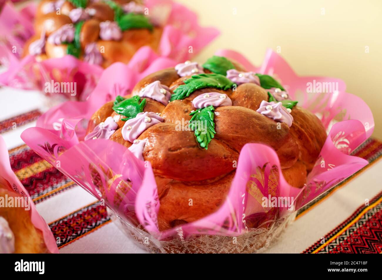 Traditional wedding Ukrainian bread Korovai with flowers Stock Photo ...