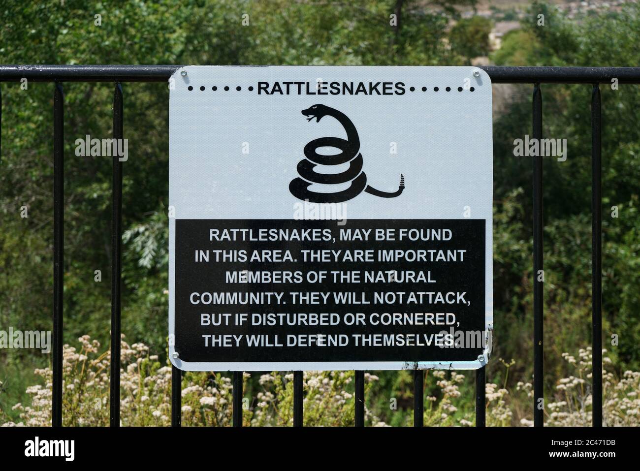 Rattlesnake warning sign hi-res stock photography and images - Alamy
