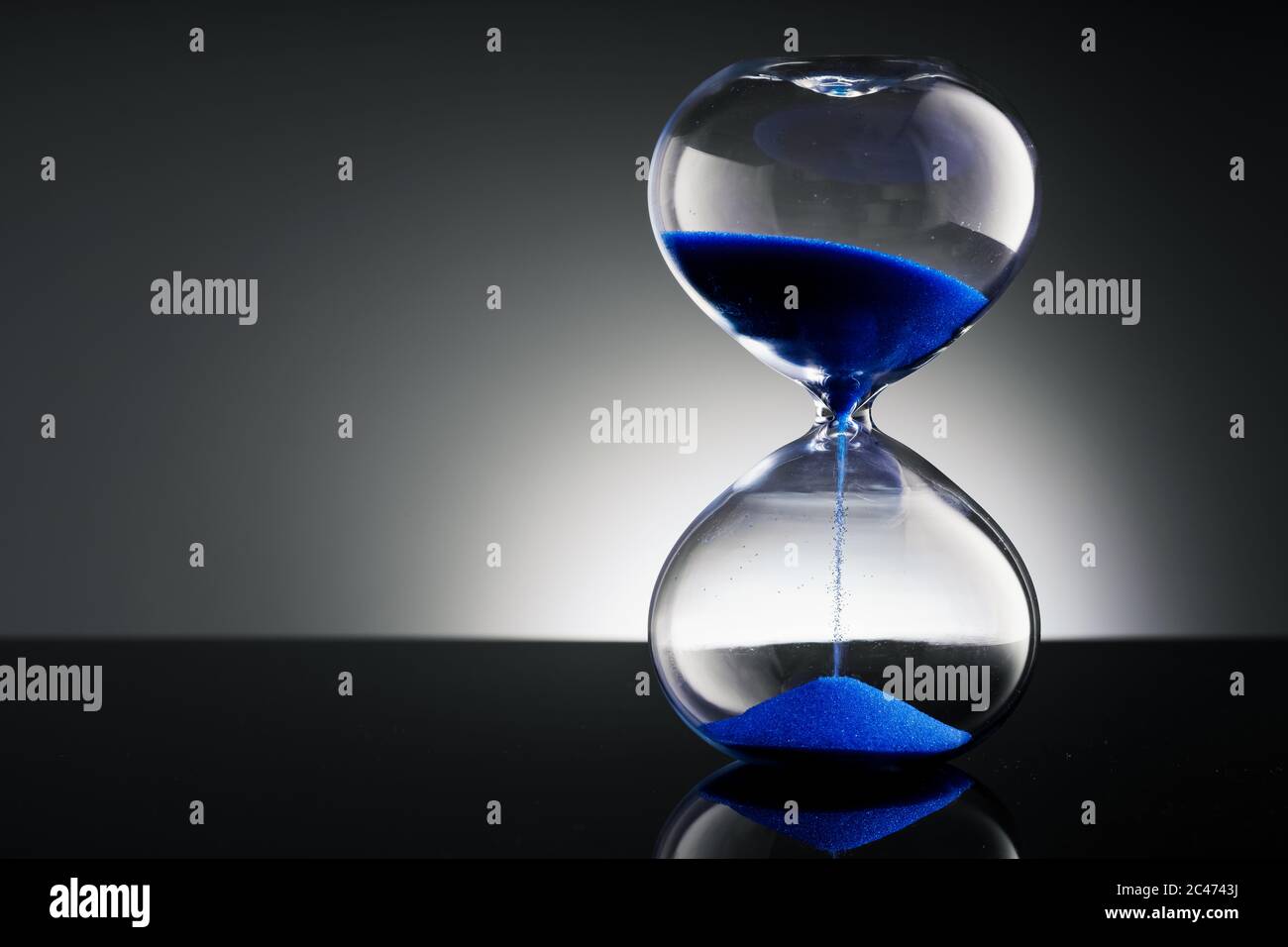 The flowing time clock hi-res stock photography and images - Alamy