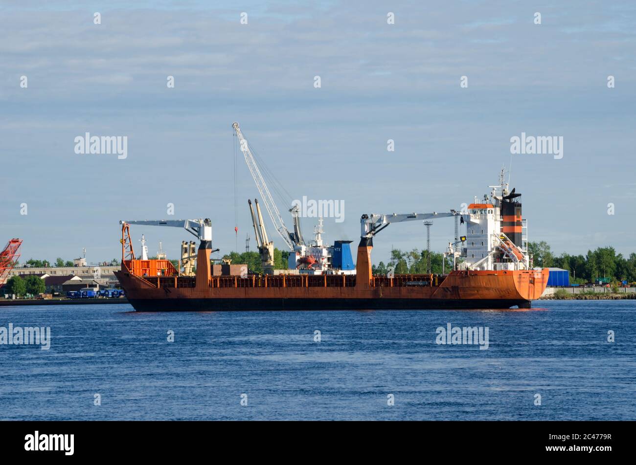 Cargo ship arctic hi-res stock photography and images - Alamy
