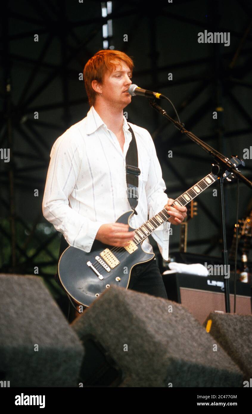 Queens of the Stoneage performing at Leeds Festival 2001 Stock Photo ...